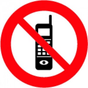 Mobilo telefonu lietot aizliegts - BUS Latvija
